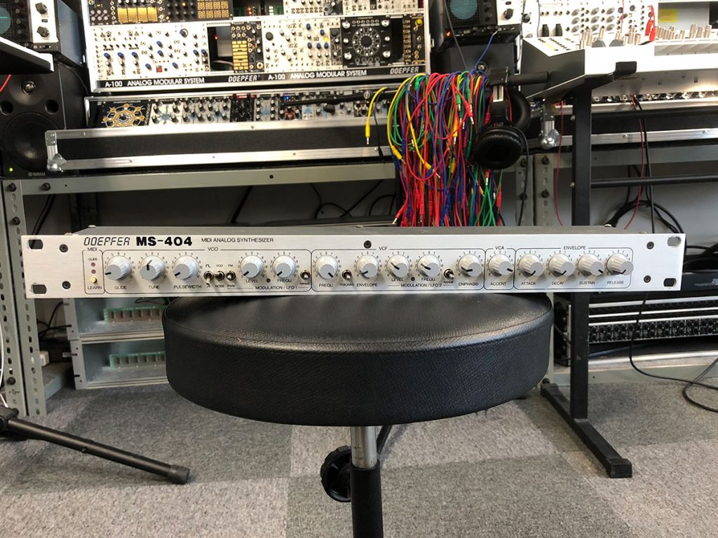 アナログシンセ、モジュラーシンセの入門にも最適！「Doepfer Dark Energy III」 | Five G music technology